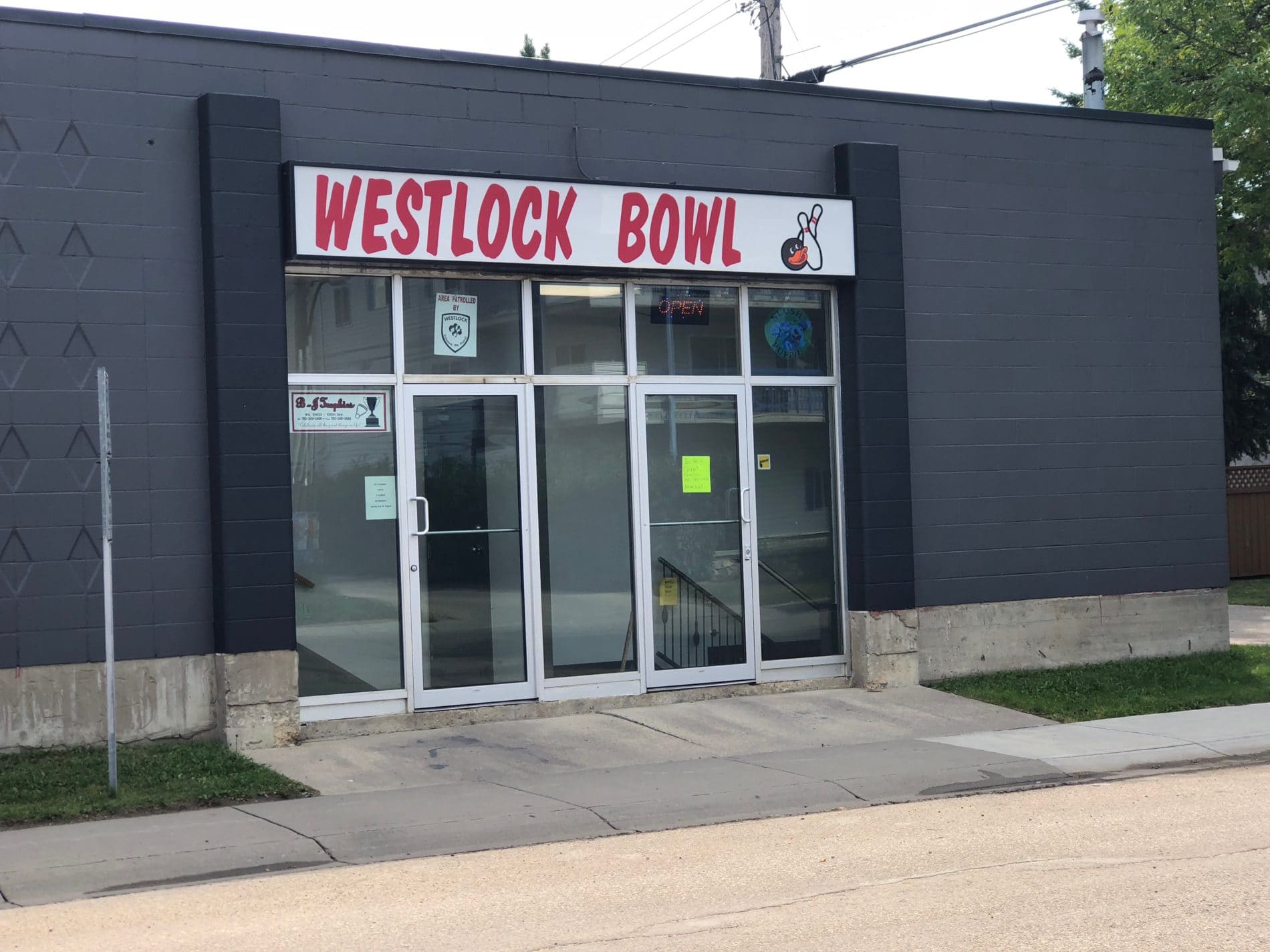 Westlock Bowl: The Ideal Destination for Rainy Day Family Fun