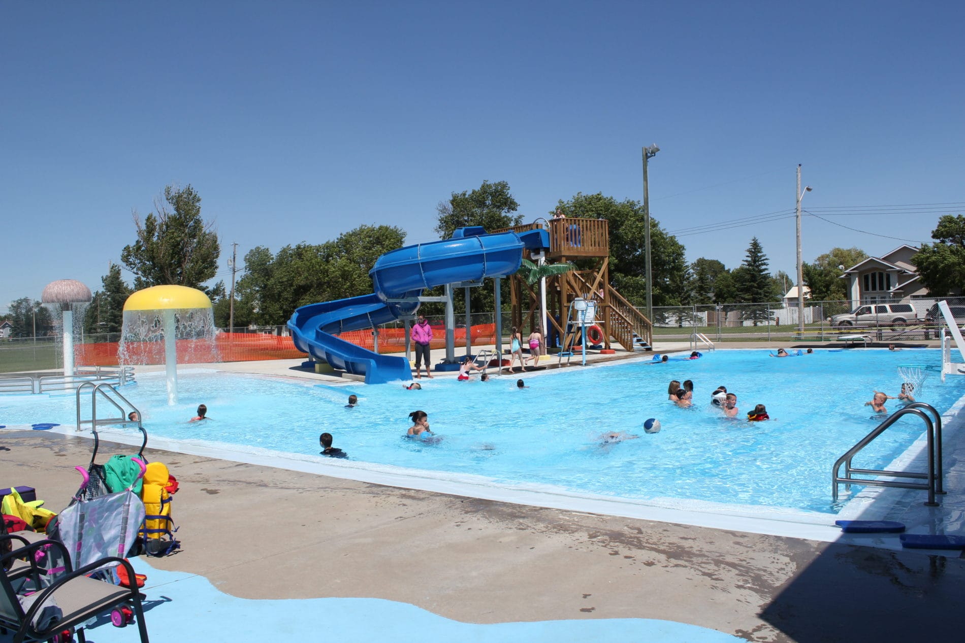 39 Outdoor Pools In Alberta That You Have To Check Out This Summer