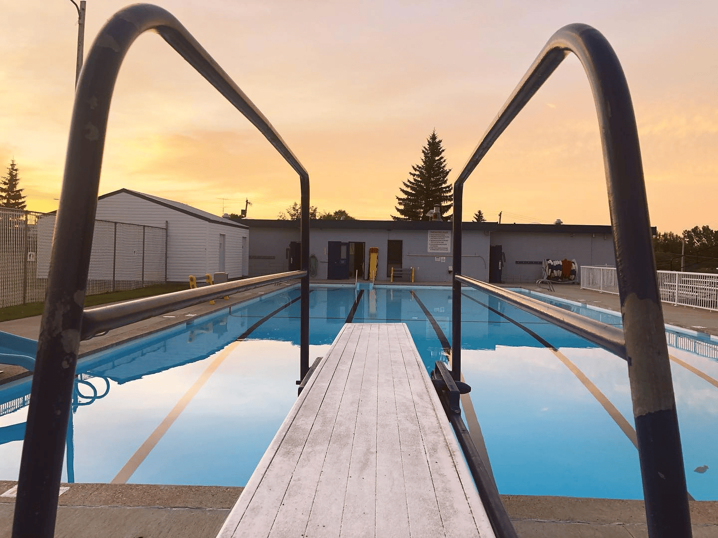 39 Outdoor Pools In Alberta That You Have To Check Out This Summer