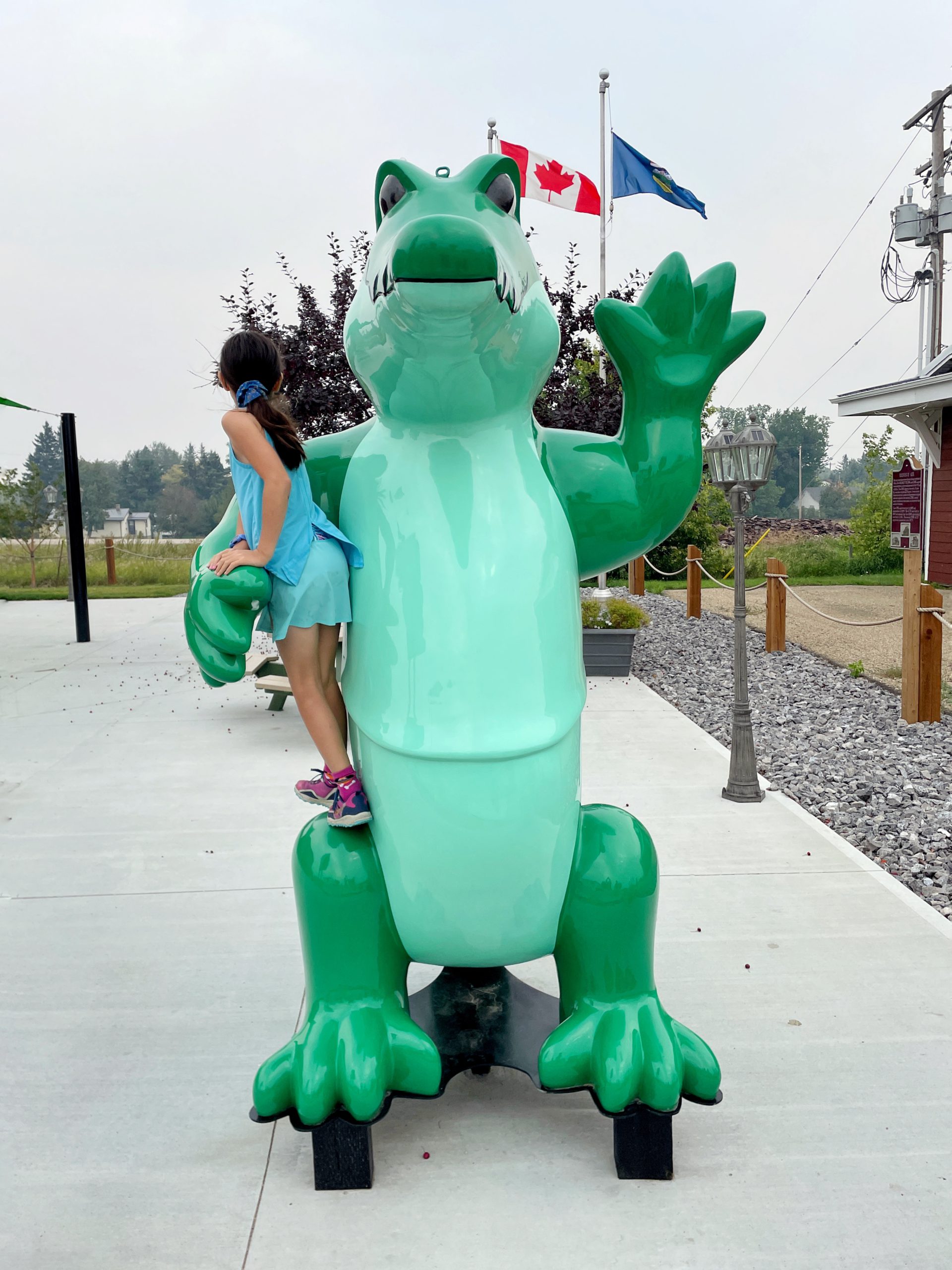 Central Alberta Day Trip: 'Big Things' Roadside Attractions Drive
