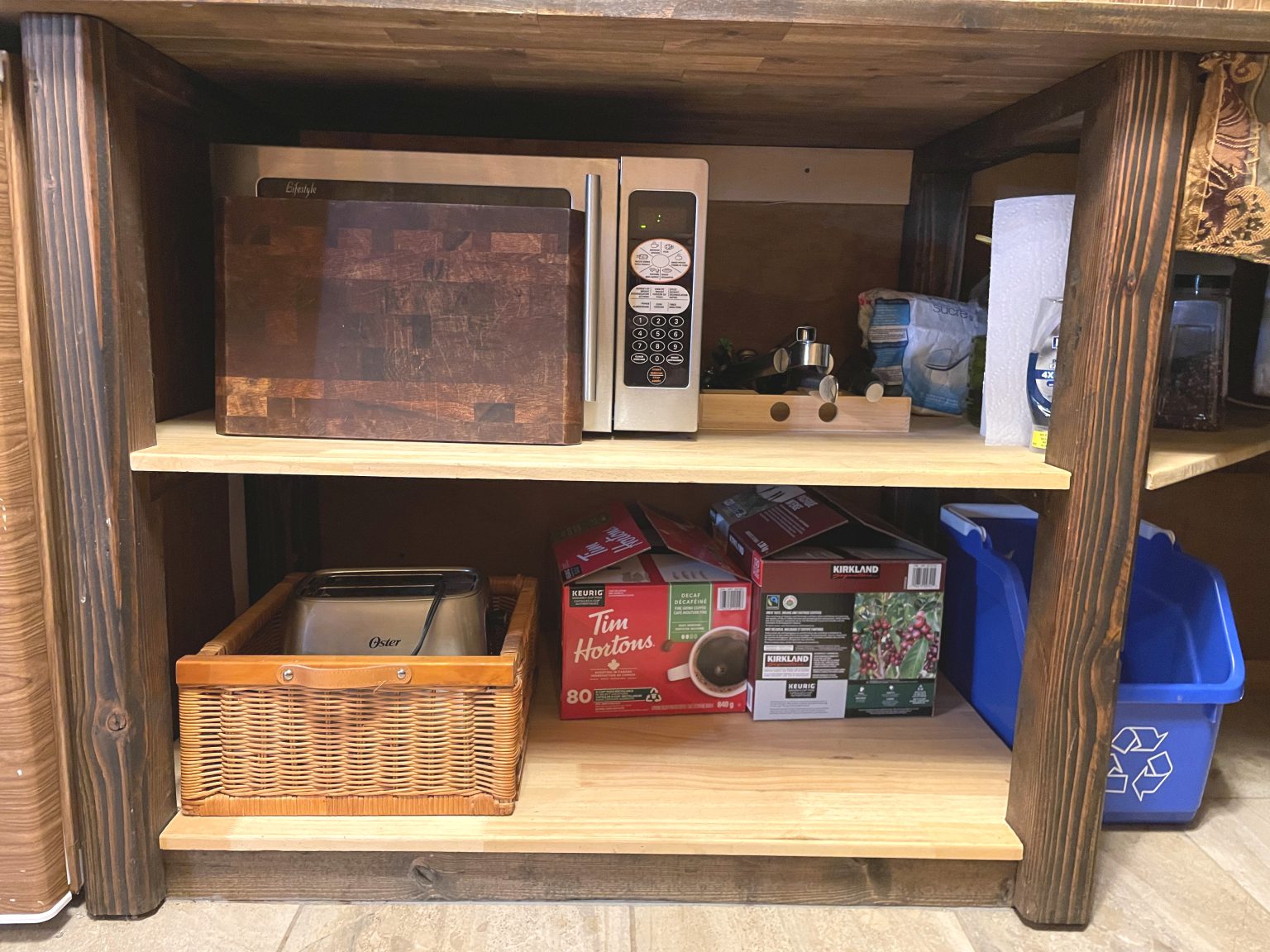 Stay in a Hillside Burrow in Three Hills with Good Knights